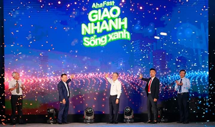 VinFast hợp tác Ahamove ra mắt dịch vụ vận chuyển hàng hóa trên nền ...